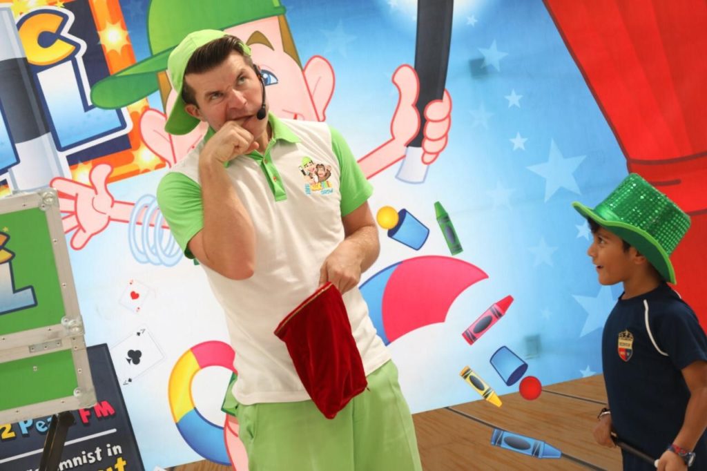 UAE Entertainment Sensation Magic Phil Comes To Festival Plaza - Dubai ...